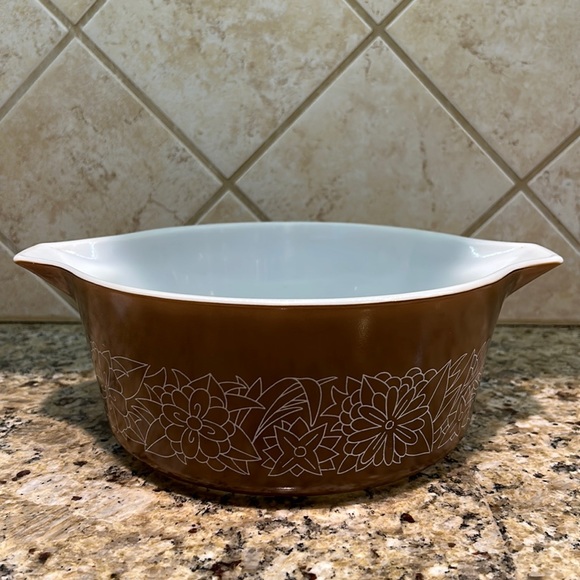 Pyrex | Kitchen | Vintage Pyrex Cinderella Casserole 475b Woodlands ...